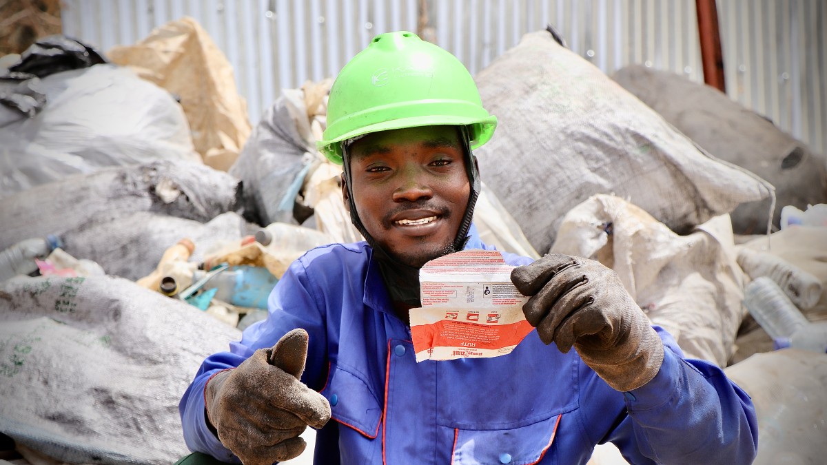 Turning litter into building blocks in Chad | Concern Worldwide